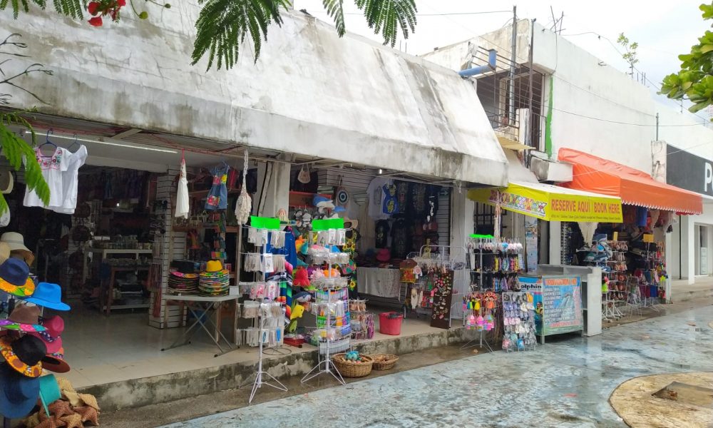 Micro y pequeños comercios de Cancún duplicaron sus ventas en el Buen Fin